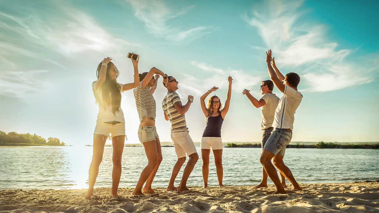 5 actividades para entretenerte con tus amigos mientras cuidas tu salud