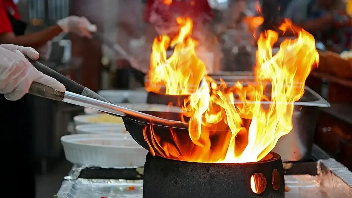 Descubre la relación entre la comida quemada y el cáncer